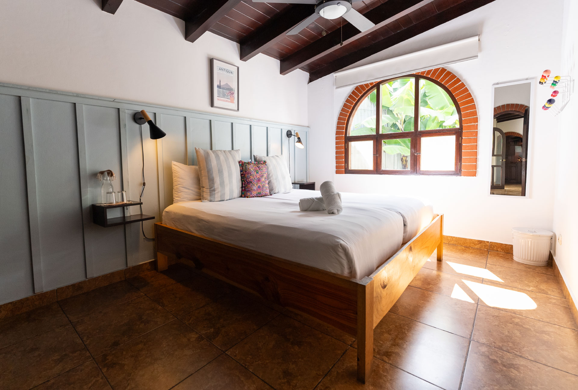 Private Rooms - Maya Papaya