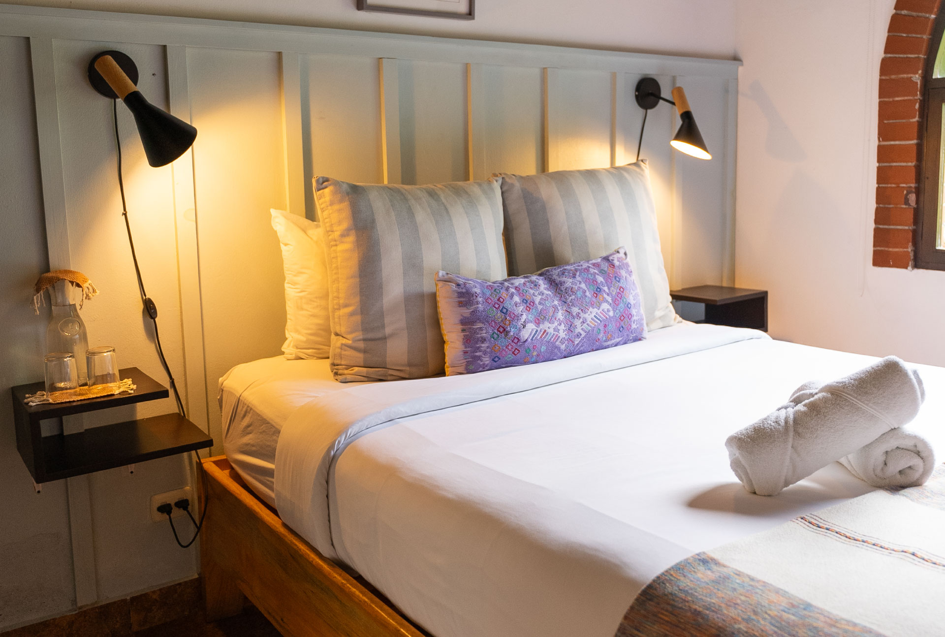 Private Rooms - Maya Papaya