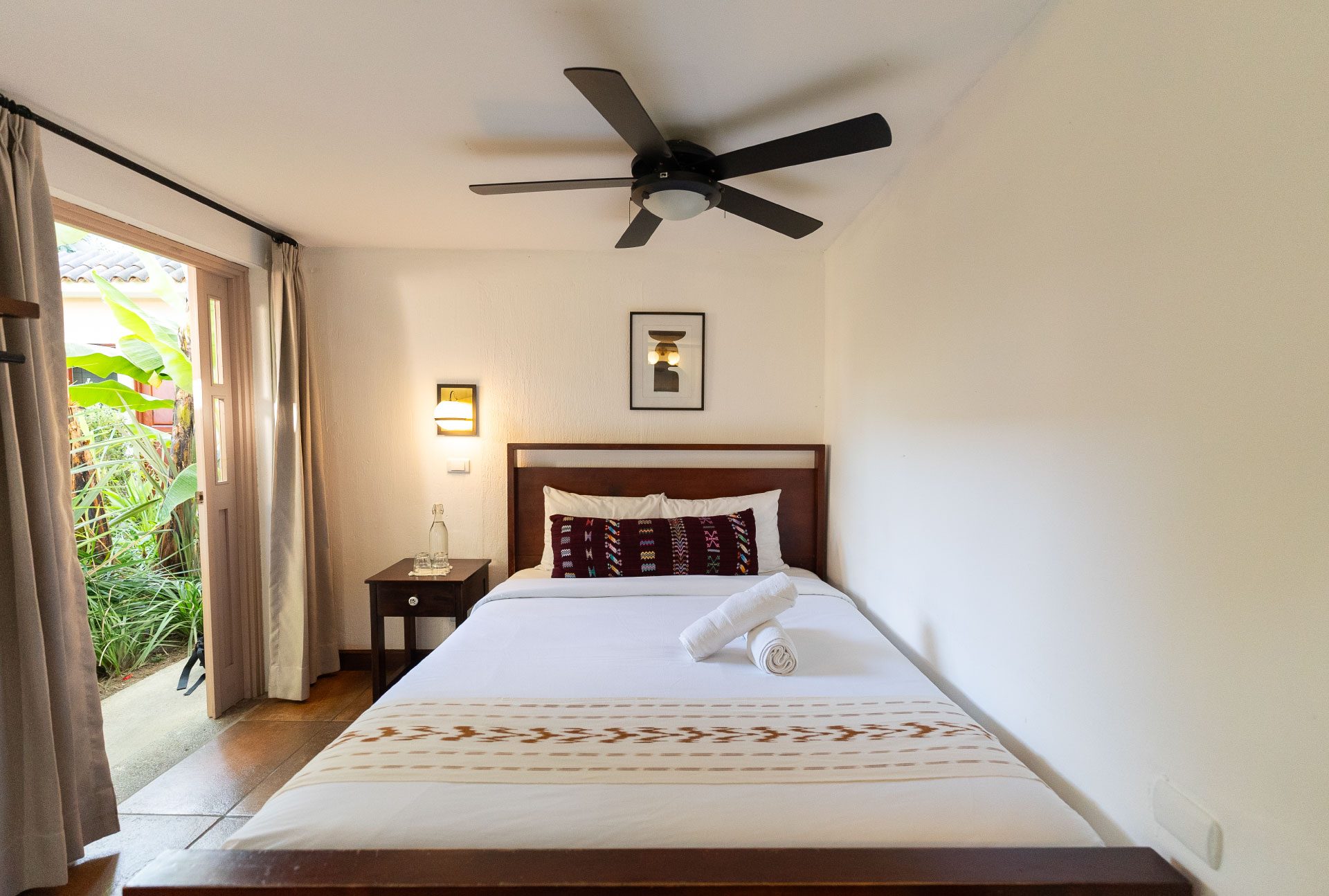 Private Rooms - Maya Papaya